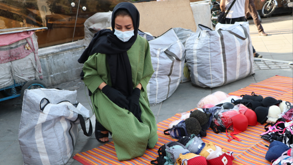 JINHAGENCY | Daily challenges faced by women peddlers in Tehran