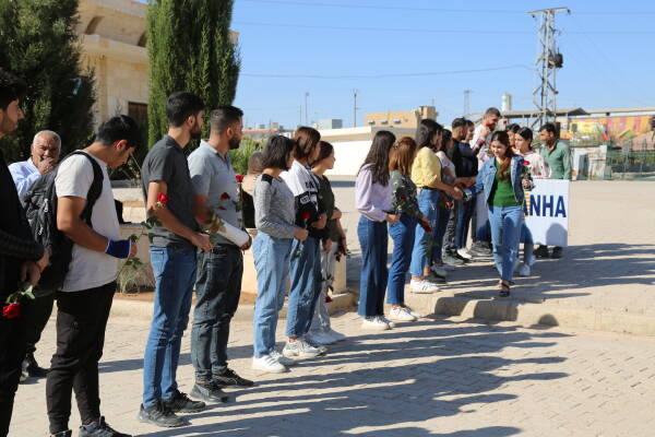 JINHAGENCY | Gazeteci Dilîşan Îbîş "Jin, jiyan, azadî" sloganlarıyla anıldı