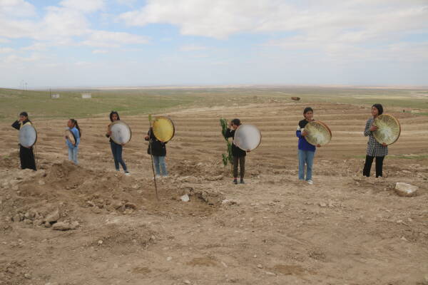 JINHAGENCY | Li Şengalê ji bo 4’ê Nîsanê dar hatin çandin