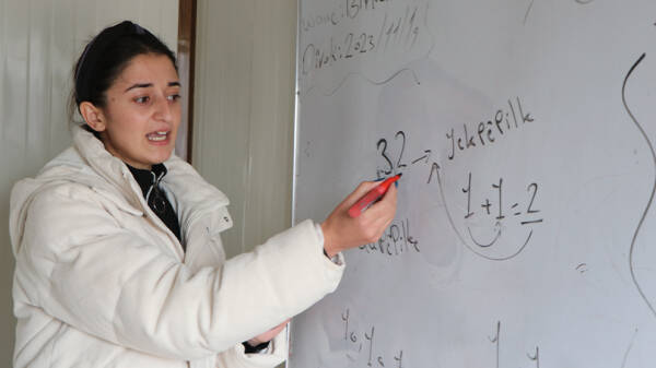 JINHAGENCY | Desteya Prewerdê ji bo zarokên koçber 10 dibistan vekir