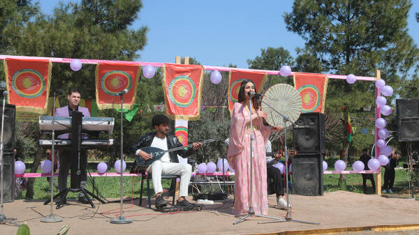 JINHAGENCY | Li Zanîngeha Rojava şahiya 8’ê Adarê hat lidarxistin