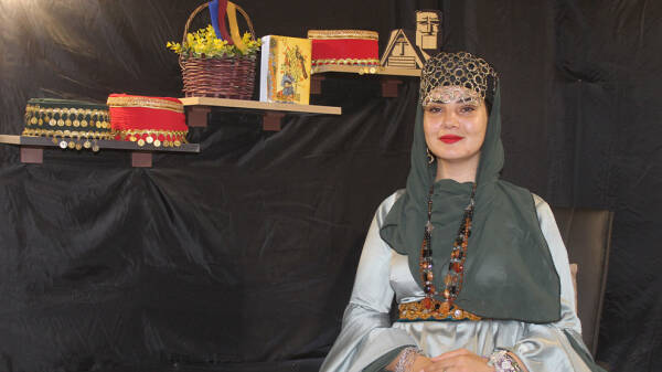 JINHAGENCY | ‘Jinên Ermenî bi Şoreşa Rojava re cilên xwe yê çandî zindî ...